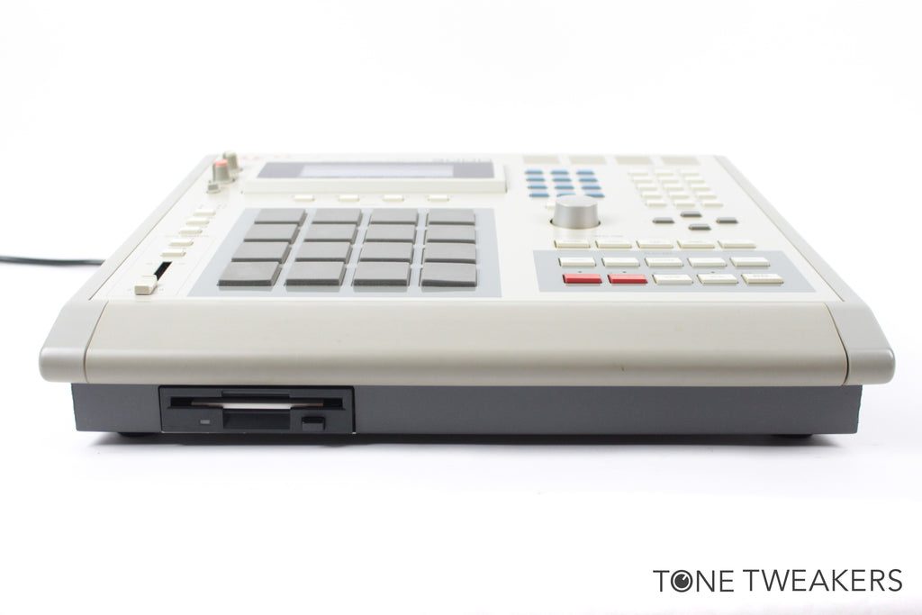 Akai MPC3000 w original box and manual pro-serviced For Sale – Tone ...