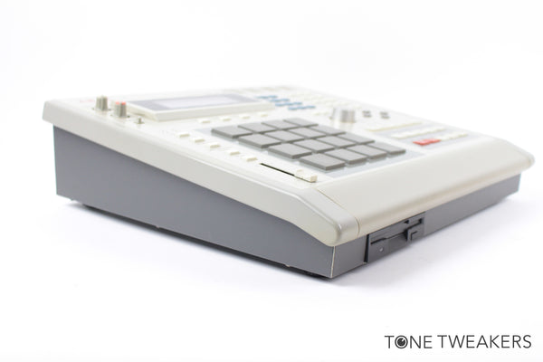 Akai MPC3000 w original box and manual pro-serviced For Sale – Tone ...
