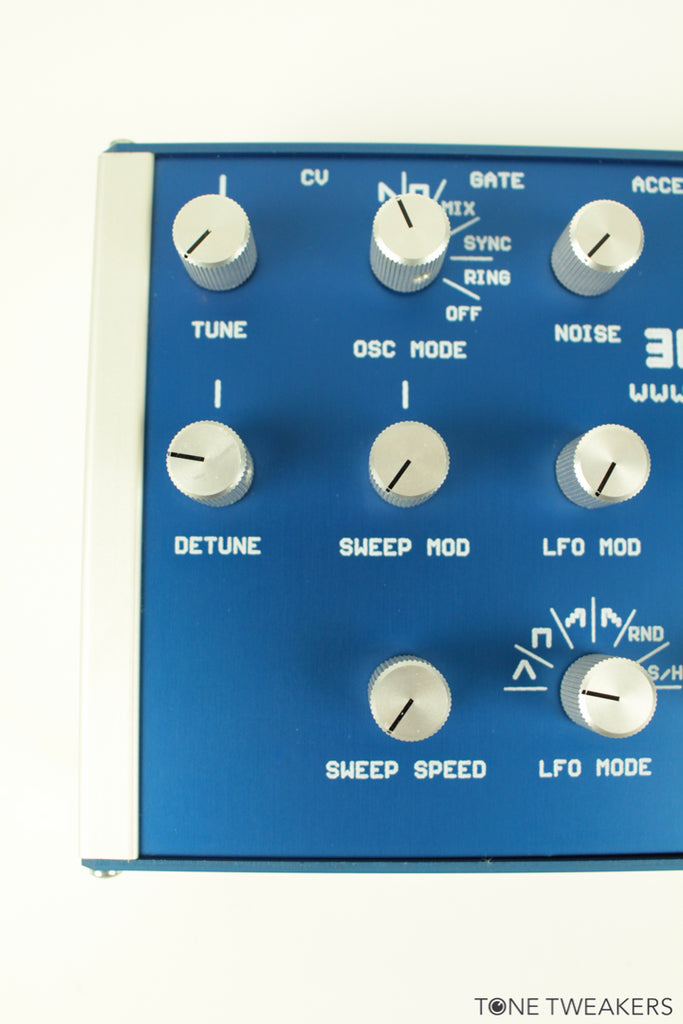 Acidlab Bombass Early MK1 For Sale – Tone Tweakers Inc.
