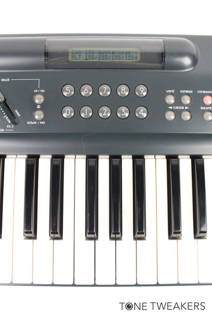 Korg 707 Performing Synthesizer For Sale – Tone Tweakers Inc.