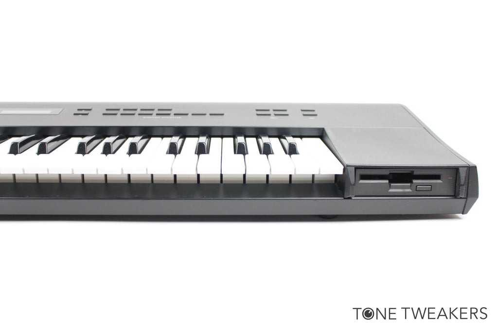 Roland S-10 Digital Sampling Keyboard For Sale – Tone Tweakers Inc.